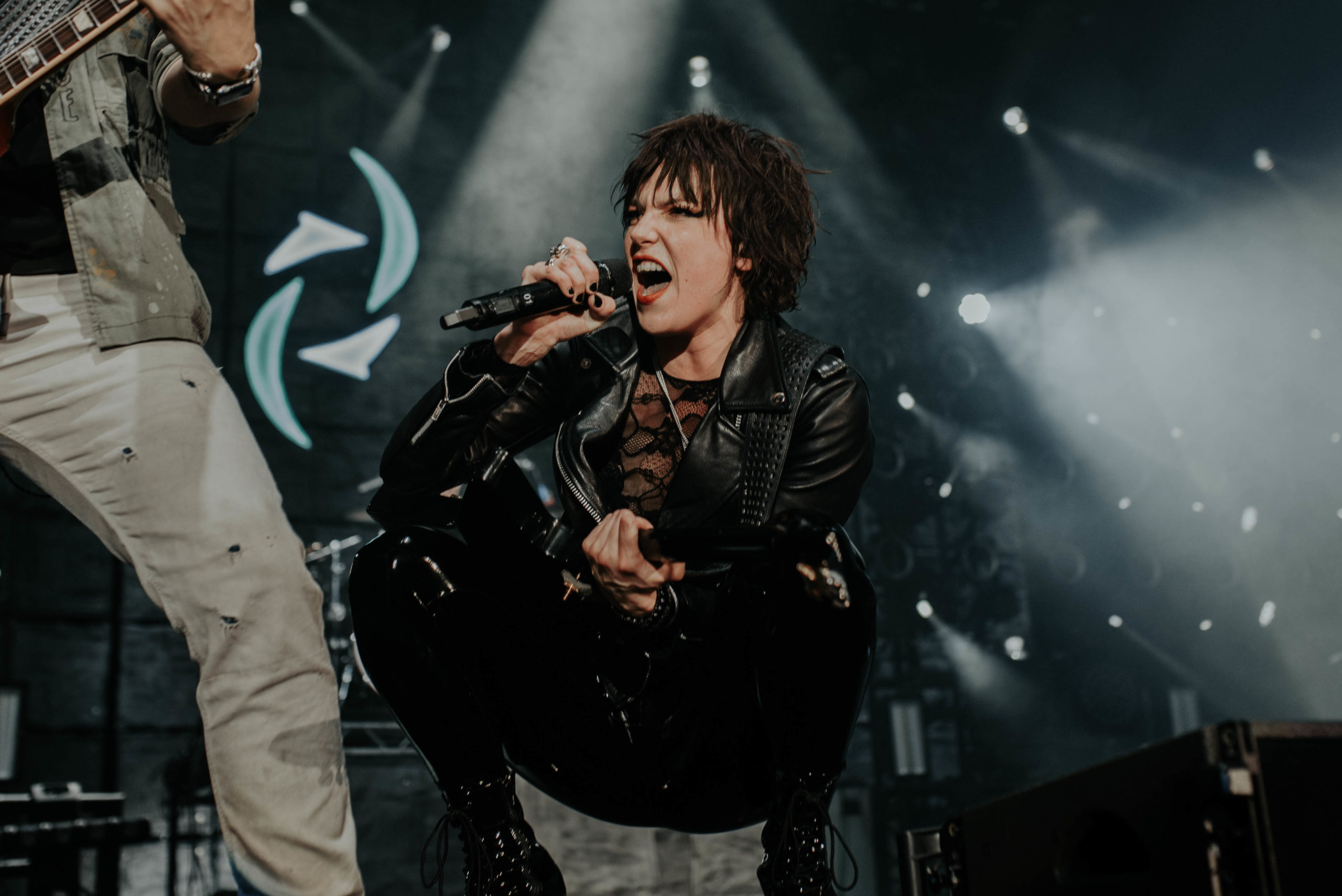 LIVE REVIEW: Halestorm @ Motorpoint Arena, Cardiff - Distorted Sound ...