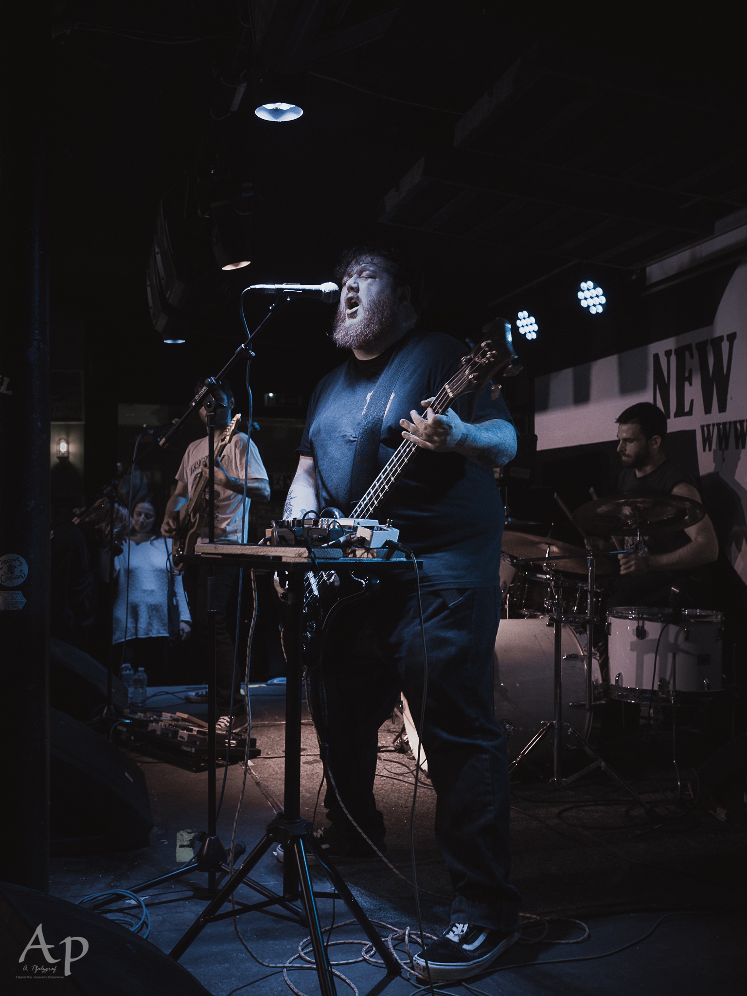 LIVE REVIEW: Helpless @ New Cross Inn, London - Distorted Sound Magazine